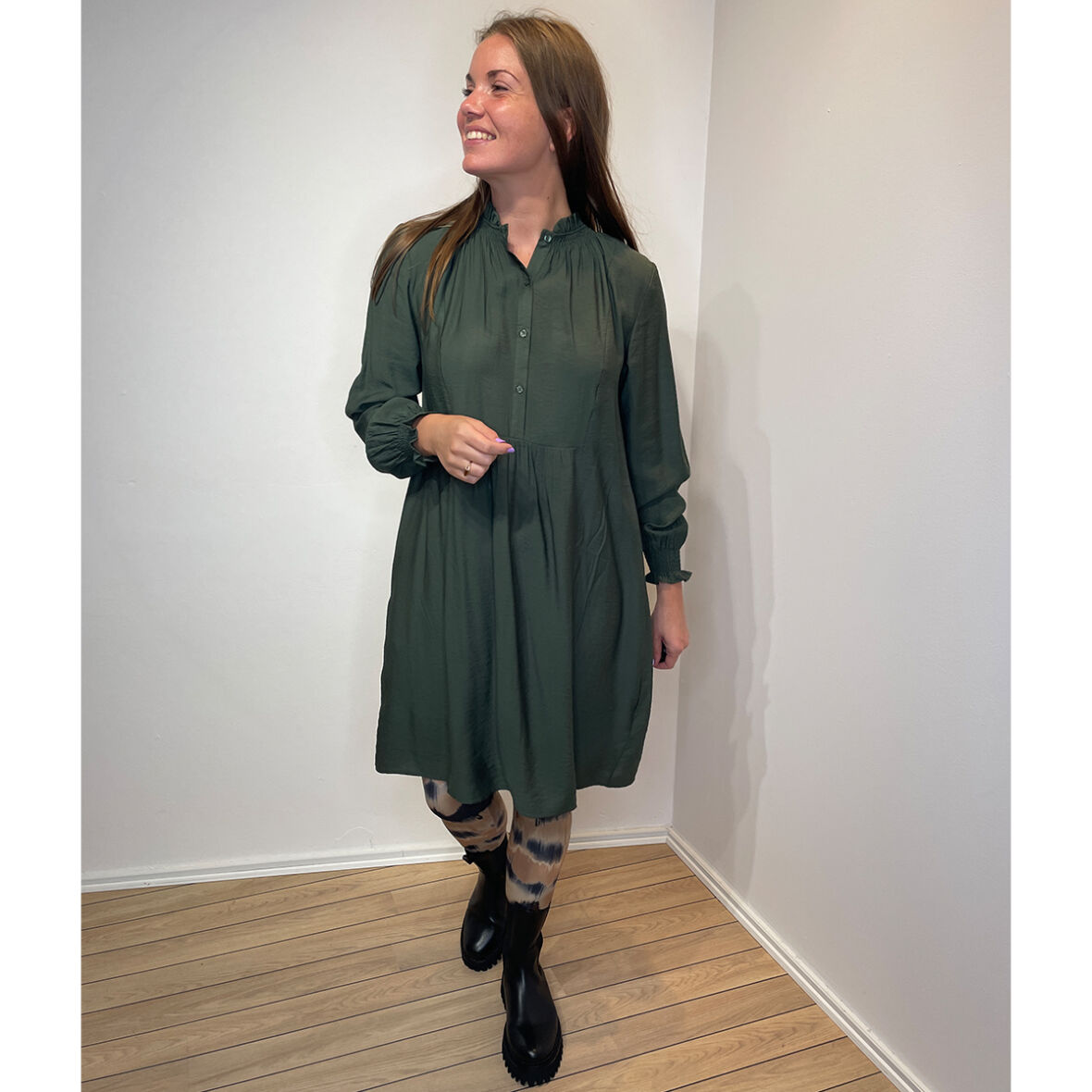 SOFT REBELS - Vega Kjole SR522-763 Climbing Ivy - Jydepotten.dk