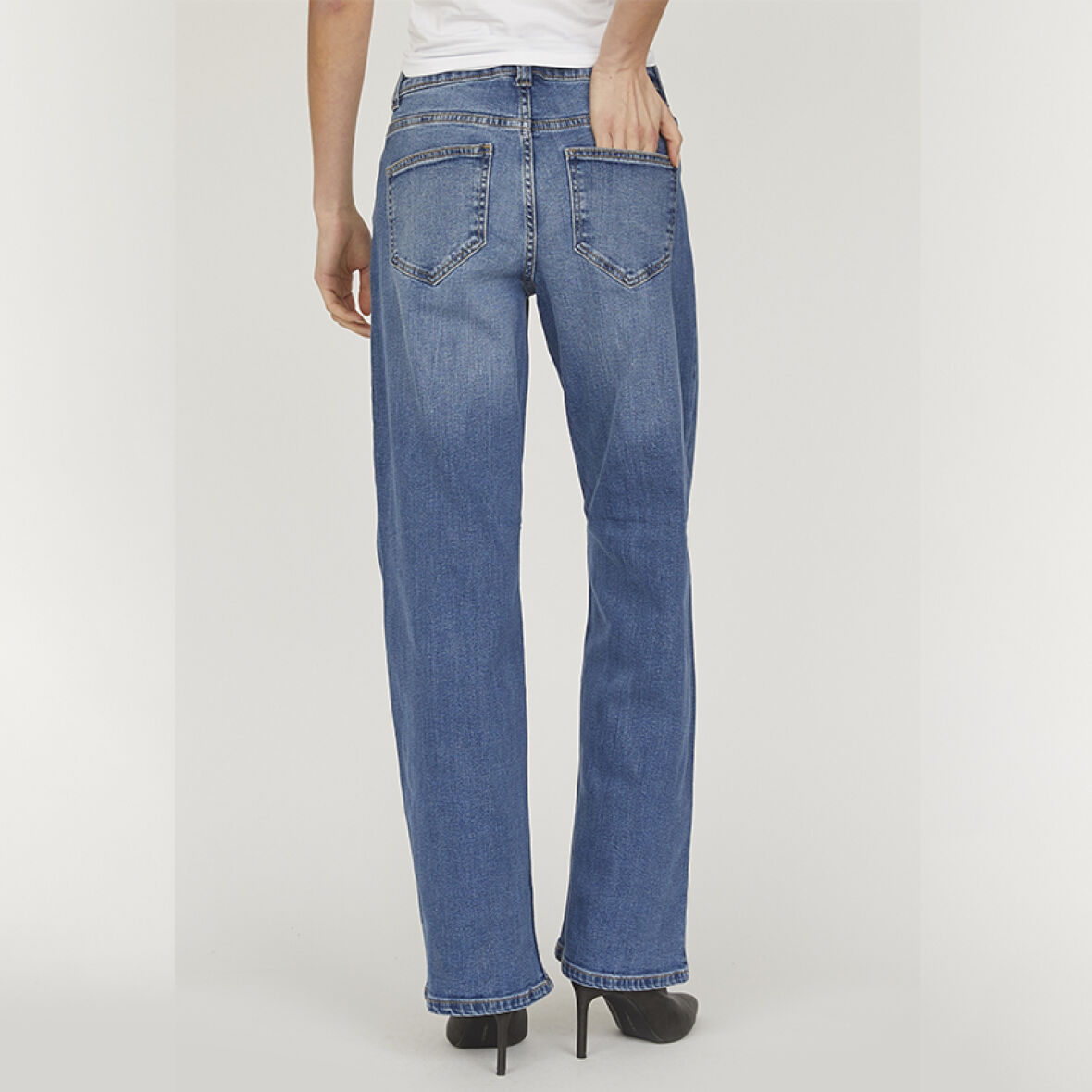 SISTERS POINT - Onea-je Jeans 17035 Mid Blue Wash - Jydepotten.dk